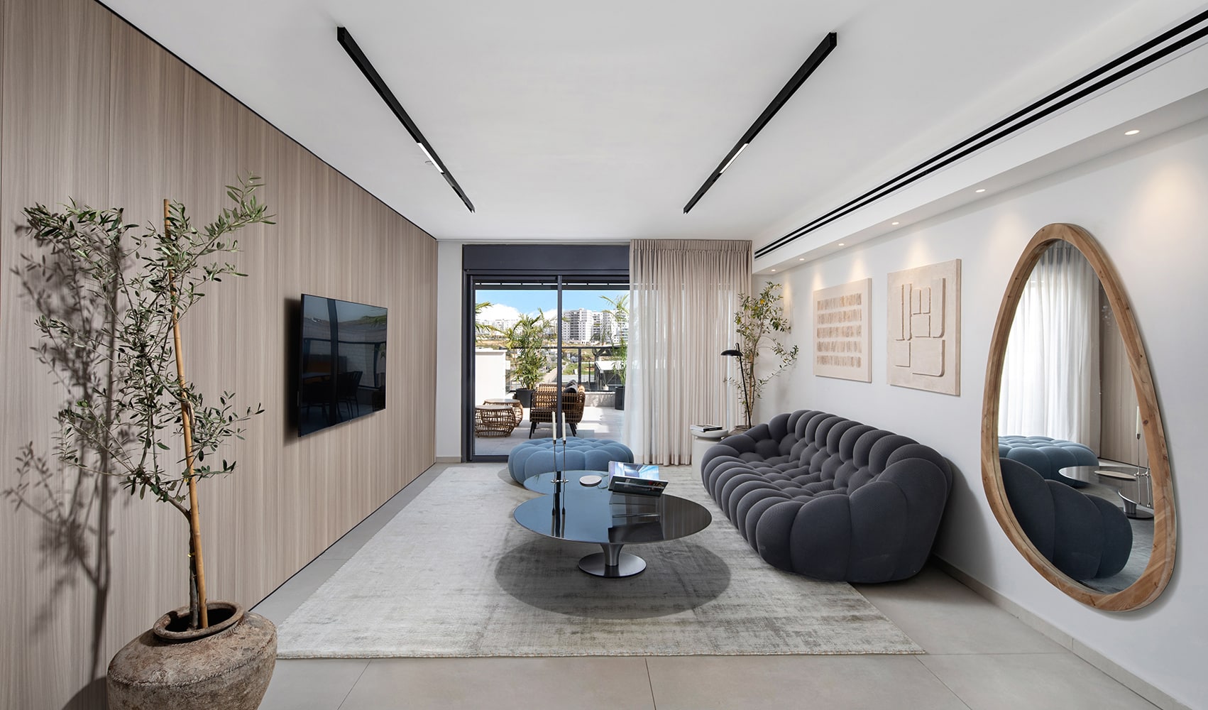 Shaviro Model Apartment - Pitaro Hecht